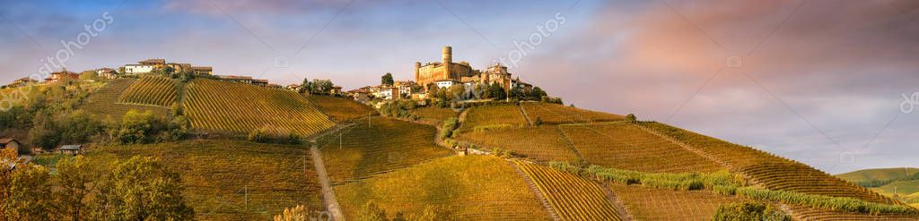 Zamek barolo Stock Photos, Royalty Free Zamek barolo Images | Depositphotos