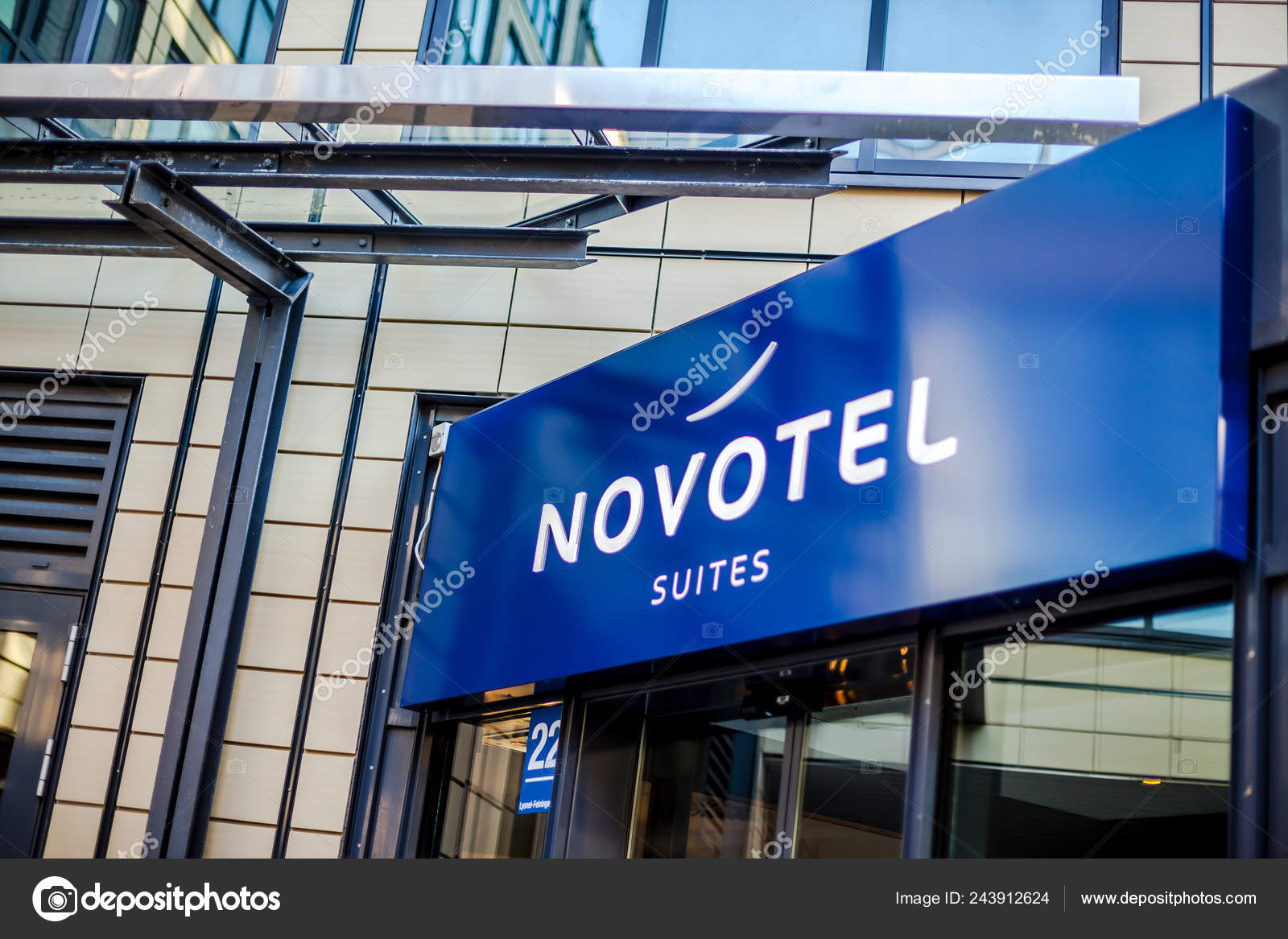 Novotel Logo