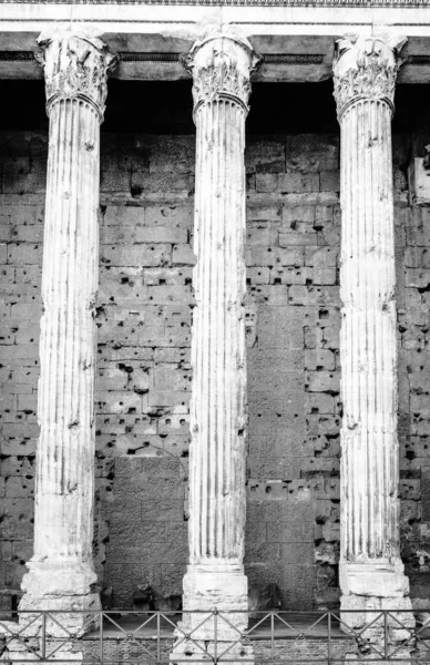 Ancient rome pillars Pictures, Ancient rome pillars Stock Photos ...