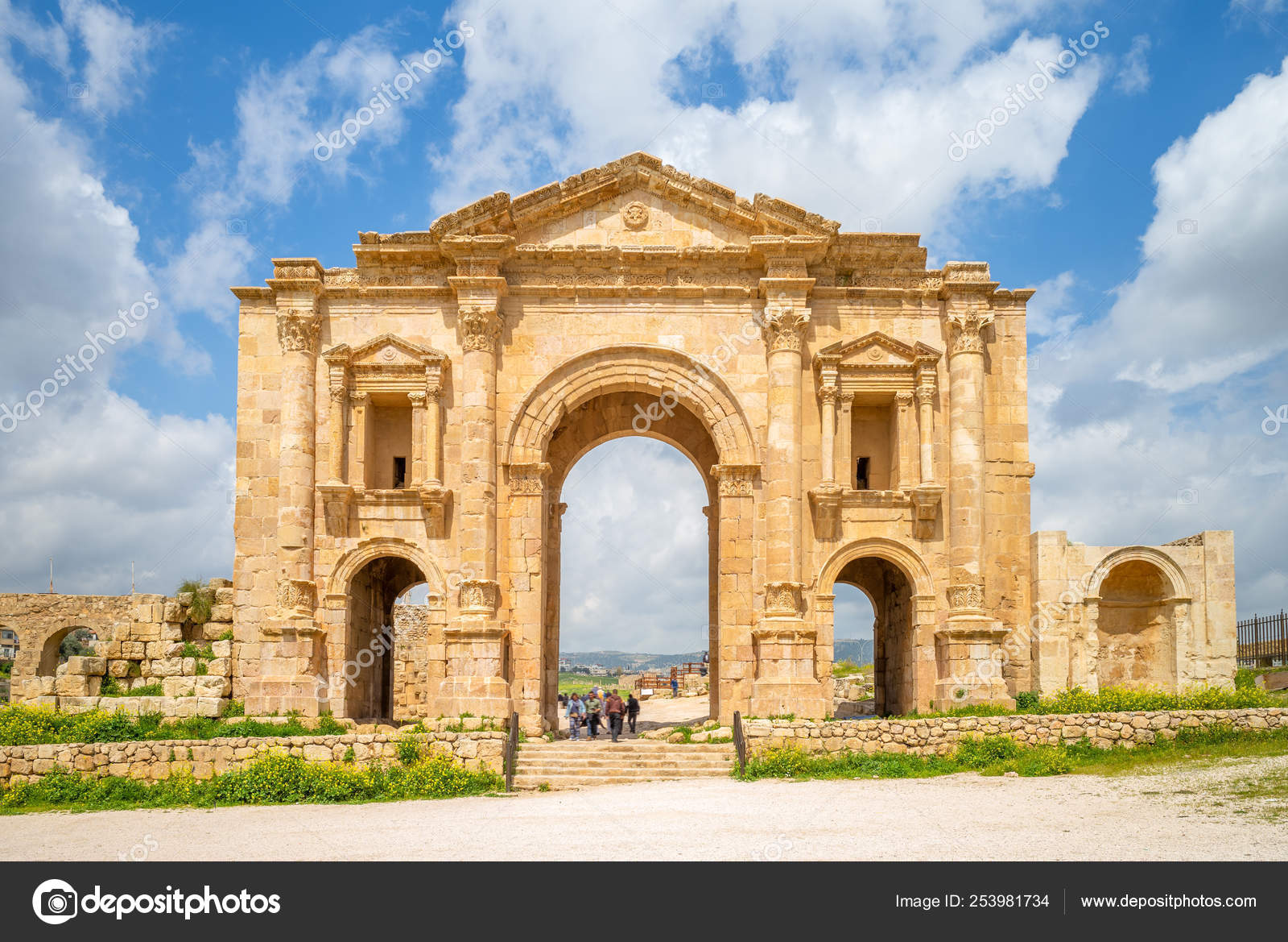 Arch Hadrian Gate Jerash Amman Jordan Stock Photo By, 48%