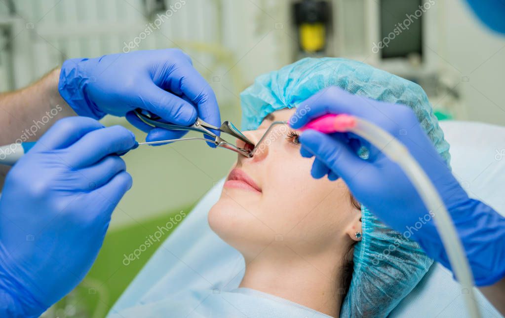 Vaporizaci n l ser de concha nasal con m todo de tecnolog a de coblaci n. Cirug a endosc pica ...