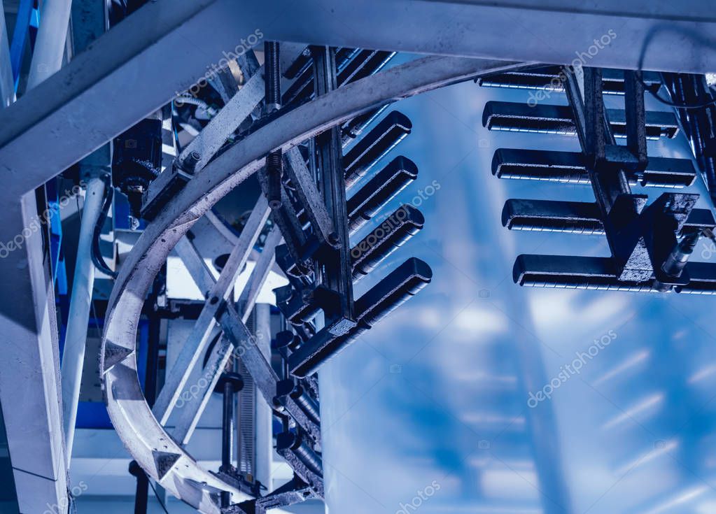 L nea de producci n automatizada moderna en f brica. Proceso de fabricaci n de bolsas de pl ...