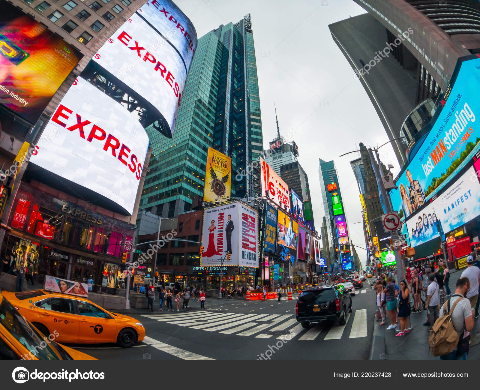 Time Square day time cityscape – Stock Editorial Photo © toxawww #220237428