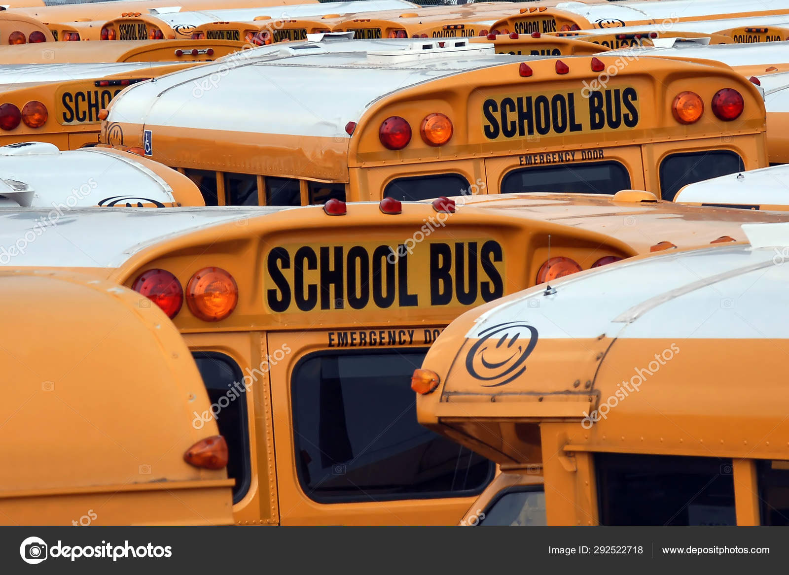 School buses – Stock Editorial Photo © Albo73 #292522718