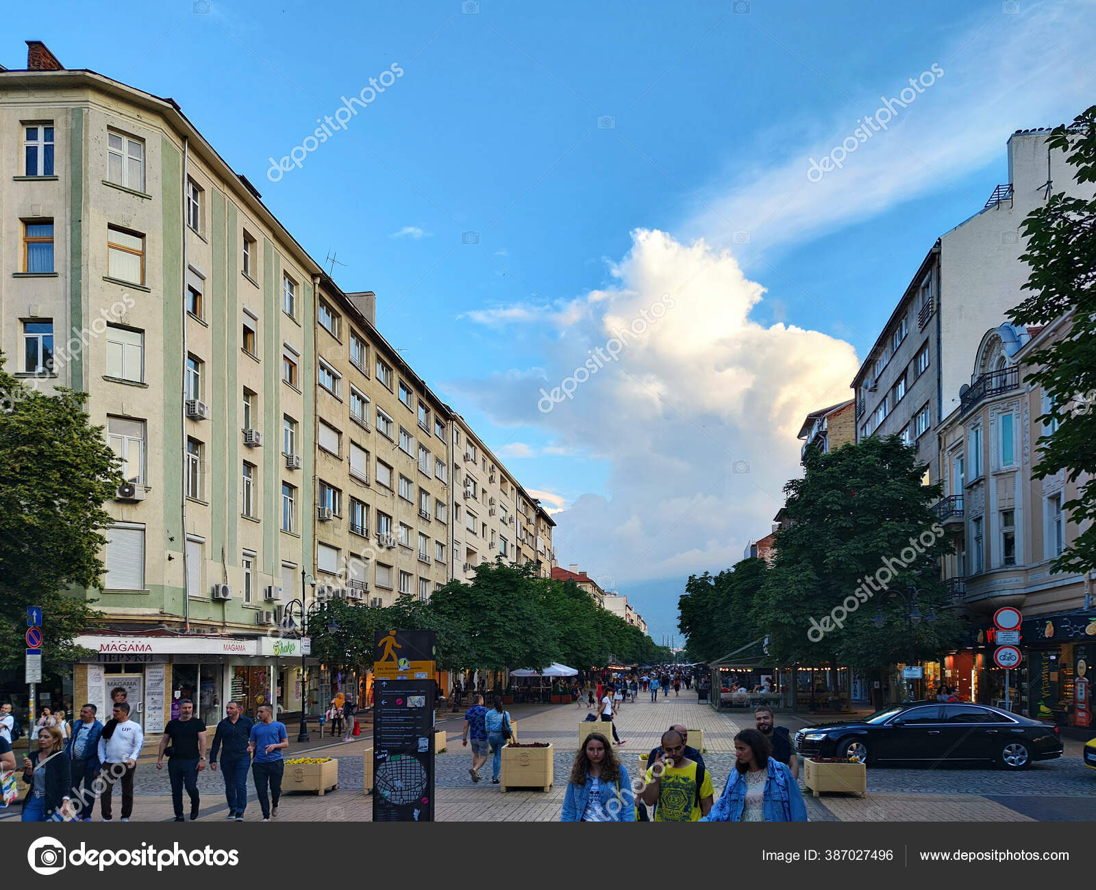 Sofia Bulgaria June 2020 Walking People Boulevard Vitosha City Sofia — Stock Editorial Photo ...
