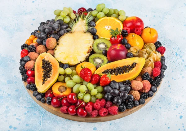 Plateau de fruits images libres de droit, photos de Plateau de fruits ...