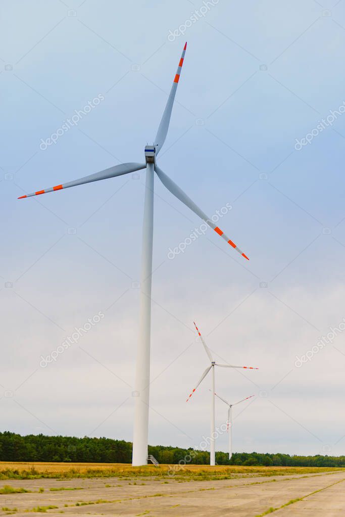 Turbina e lica. Producci n de energ a renovable a partir de energ a e lica. Molino de viento ...