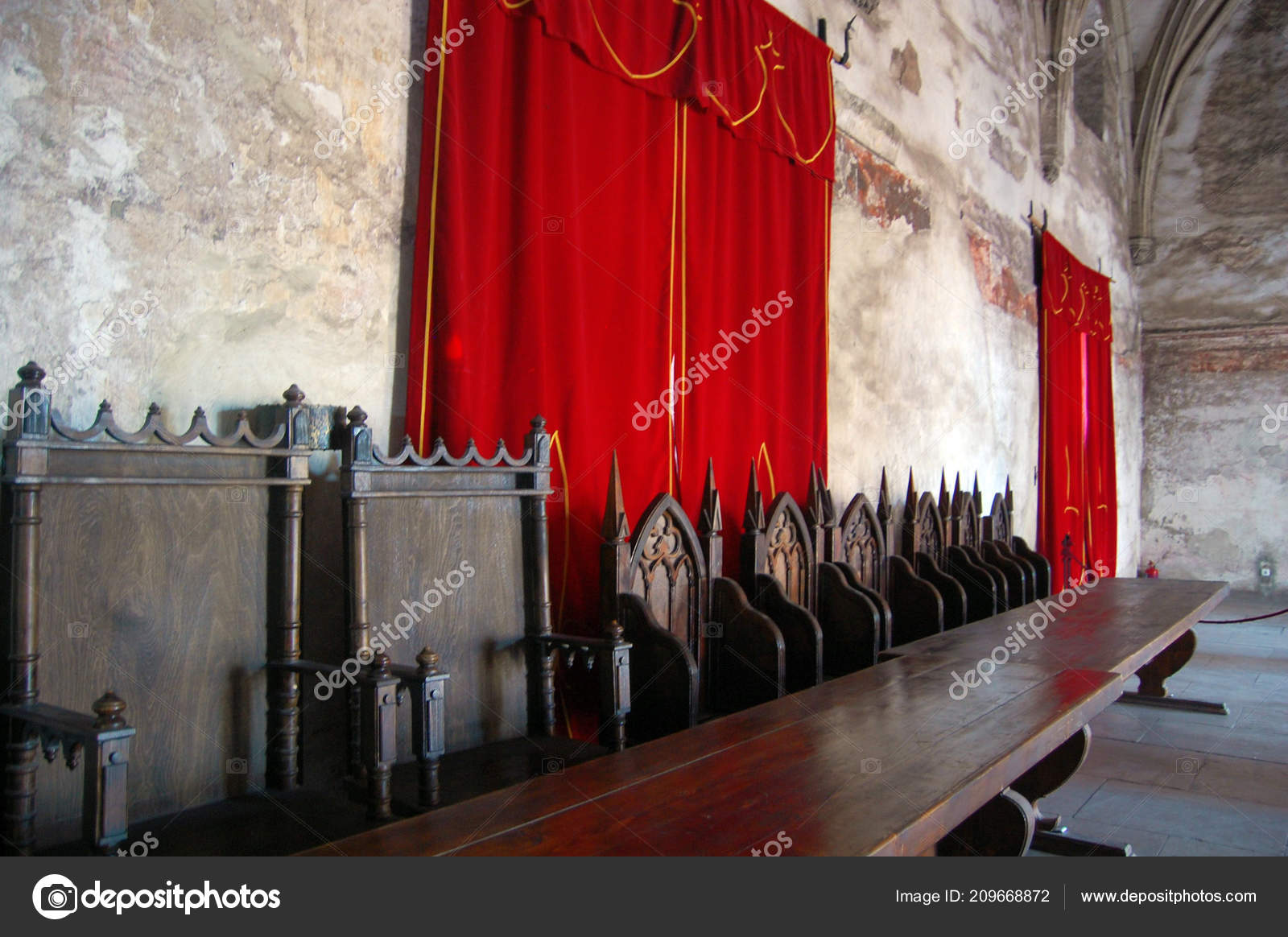 Vintage Throne Room Interior Old Wooden Seats Long Wooden Table — Stock ...