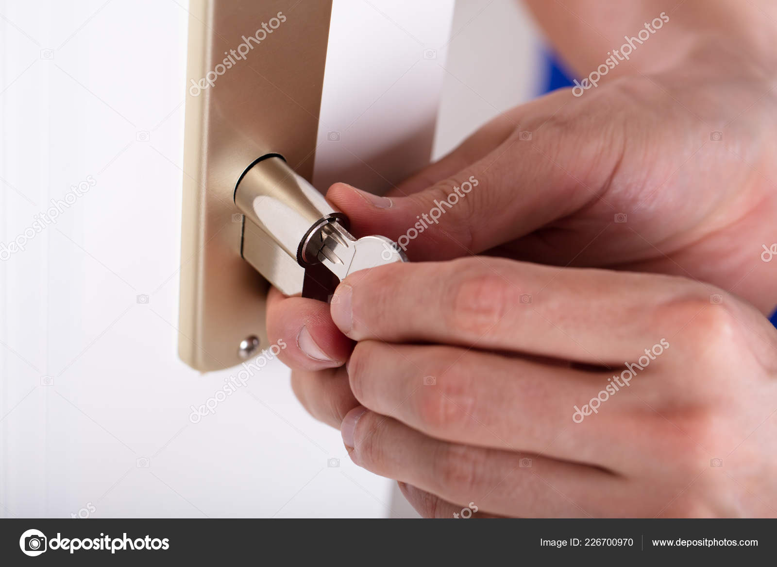 Close Carpenter Hand Inserting Key Keyhole — Stock Photo © AndreyPopov ...