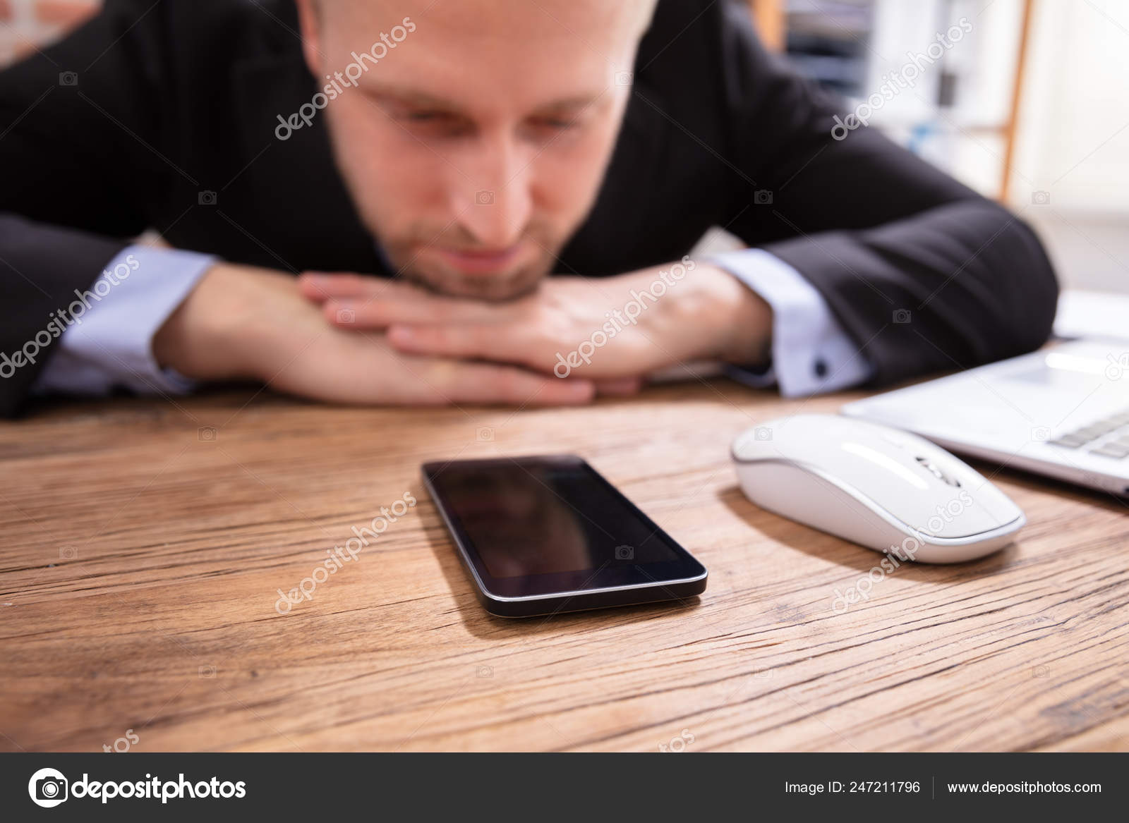 Happy Businessman Waiting Call Cellphone Office — Stock Photo ...