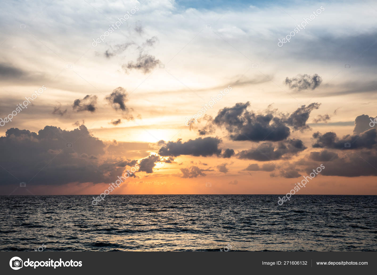 Photo Dramatic Sky Sea Sunset — Stock Photo © AndreyPopov #271606132