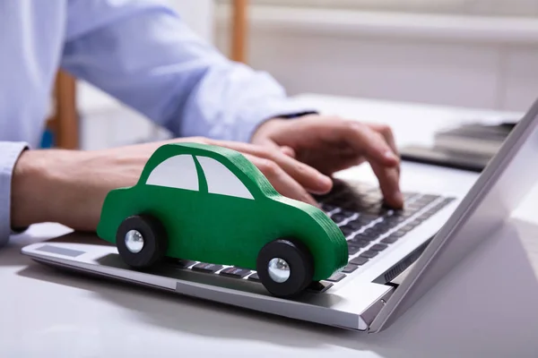 Laptop car Stock Photos, Royalty Free Laptop car Images | Depositphotos