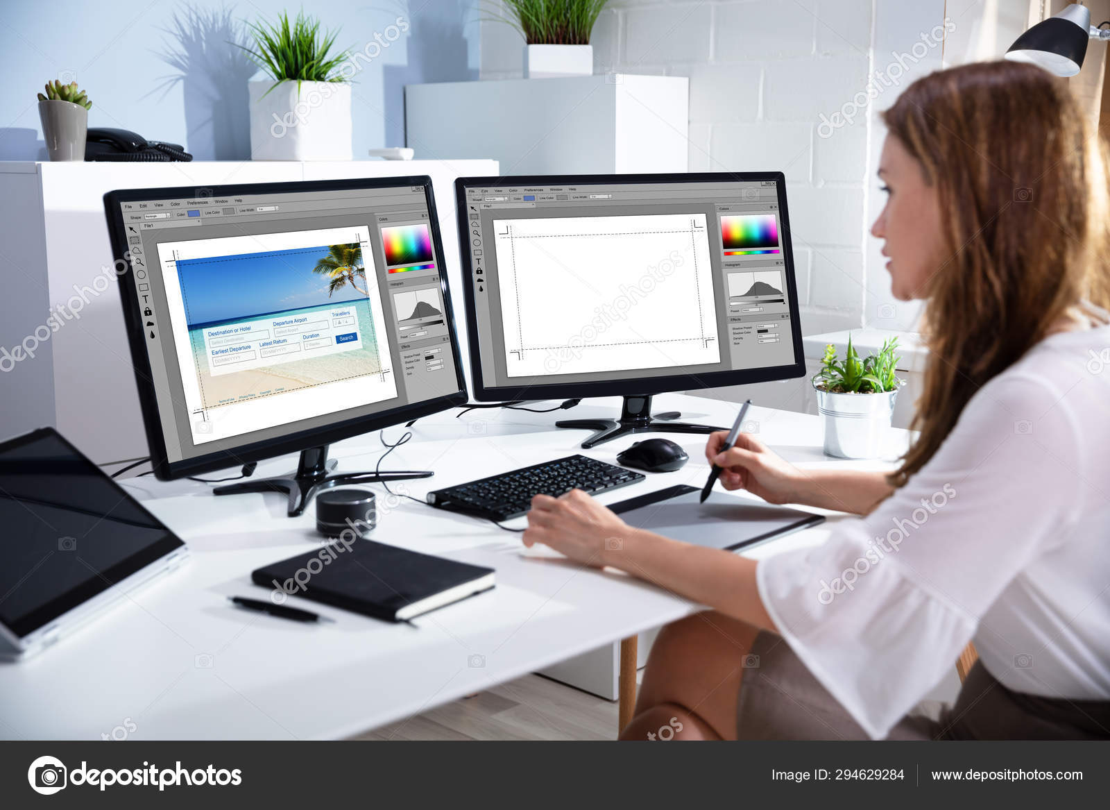 Female Editor Working Photos Computer — Stock Photo © AndreyPopov ...