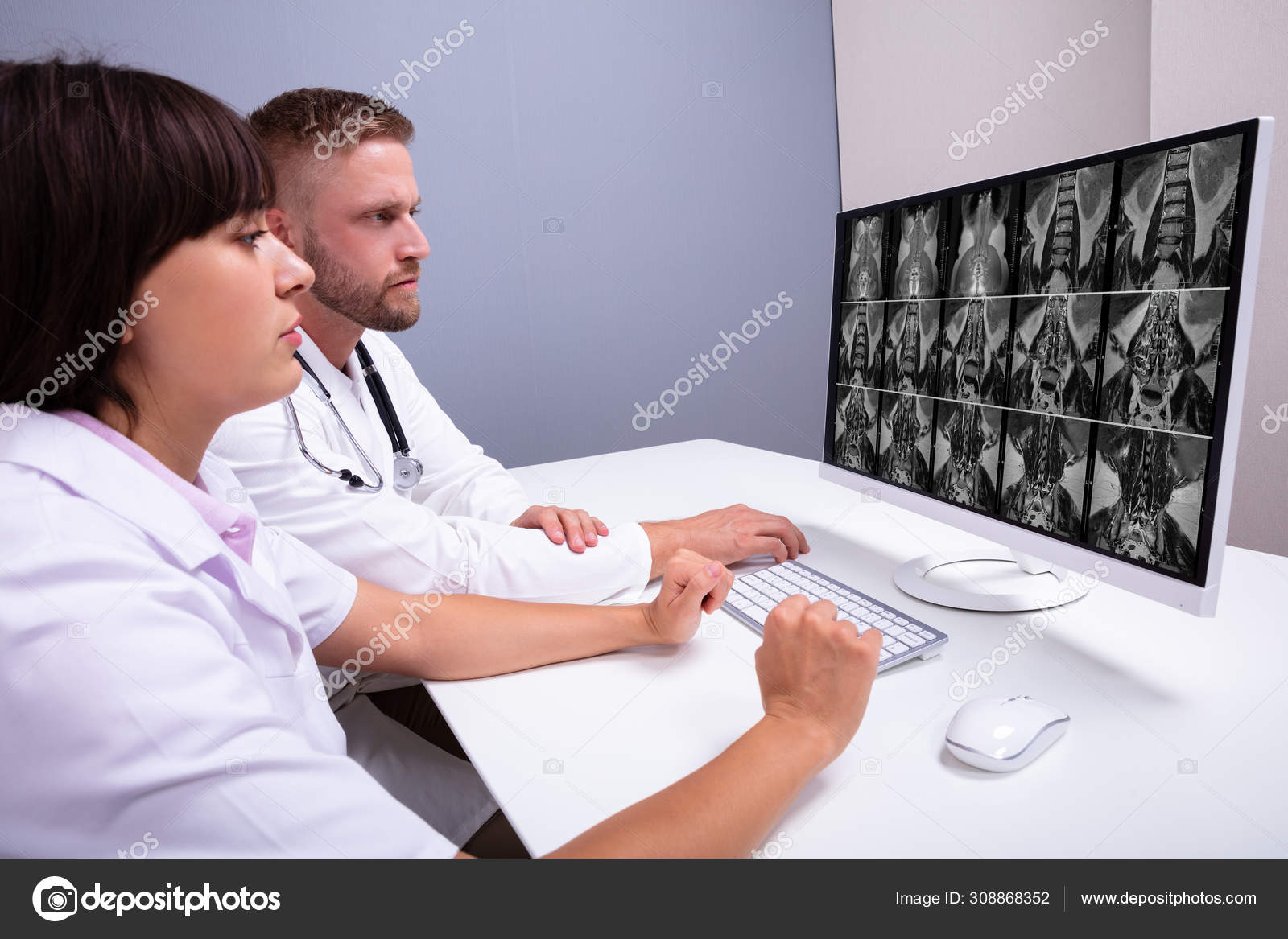 Doctors Looking Mri Scan Computer Clinic Stock Photo by ©AndreyPopov ...