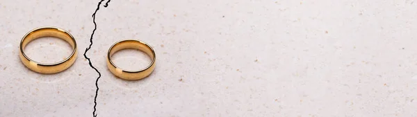 Cracked wedding ring Stock Photos, Royalty Free Cracked wedding ring ...