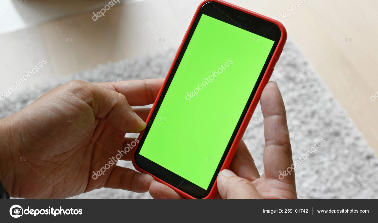 Woman Using Mobile Phone Green Screen — Stock Photo © leungchopan ...