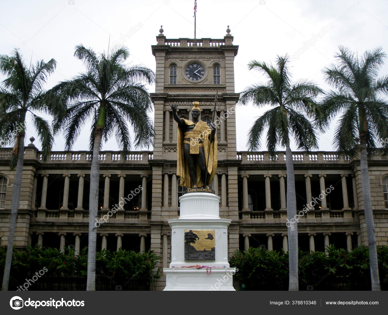 Statue King Kamehameha Downtown Honolulu Hawaii Statue Stands ...