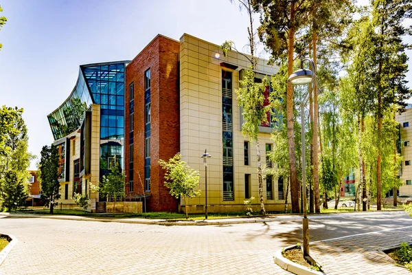 Kampus modern bangunan images libres de droit, photos de Kampus modern ...