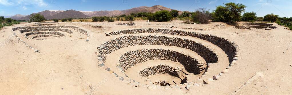 Acueducto Cantalloc en Nazca o ciudad de Nazca, acueductos espiral o ...