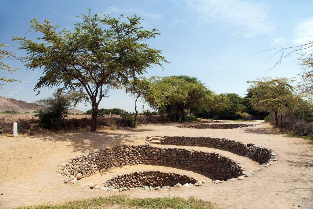 Acueducto Cantalloc en Nazca o ciudad de Nazca, acueductos espiral o ...