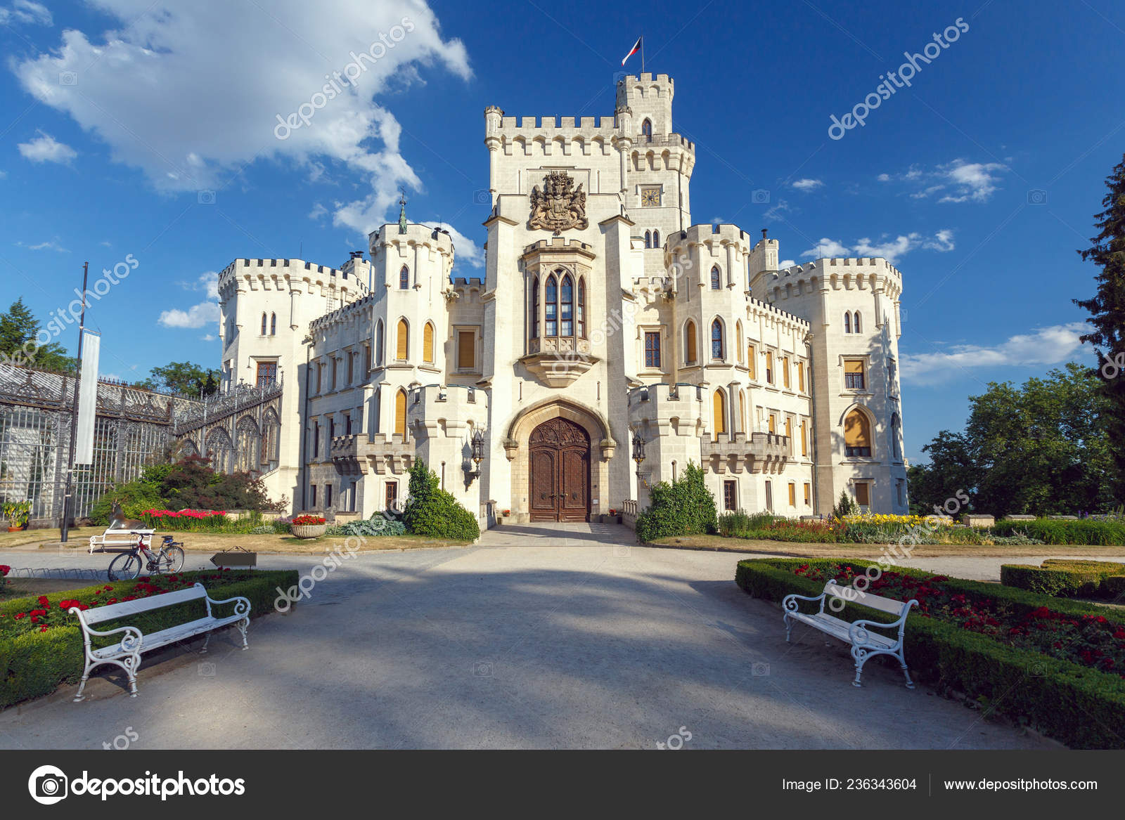 Front View Beautiful White Renaissance State Castle Castle Hluboka Nad ...