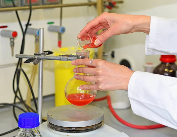 Performing a chemical synthesis of organic compound. Addition of ...