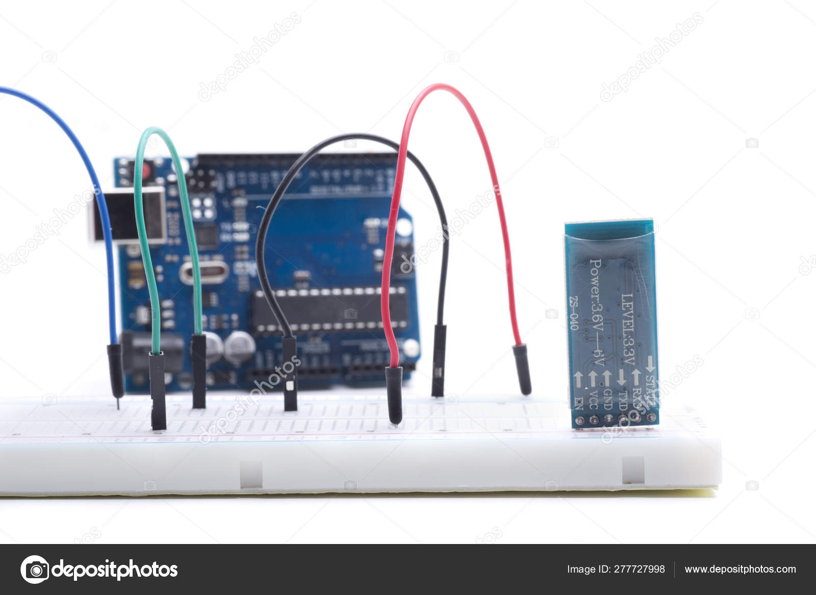 Bluetooth sensor in breadboard Stock Photo by ©jarp14 277727998