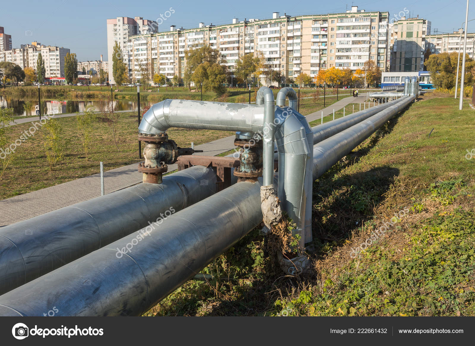 Modern Elevated Heat Pipes Pipeline Ground Conducting Heat Heat City ...