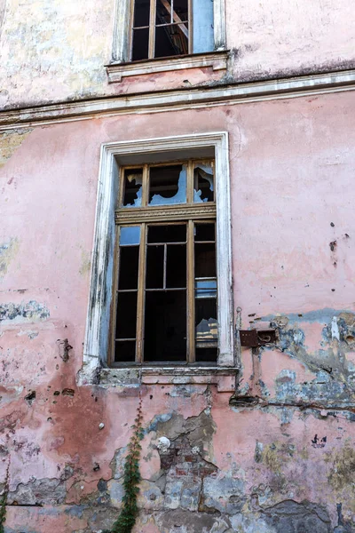 Old Weathered House Window Cracks Sunshine — Stock Photo © HayDmitriy ...