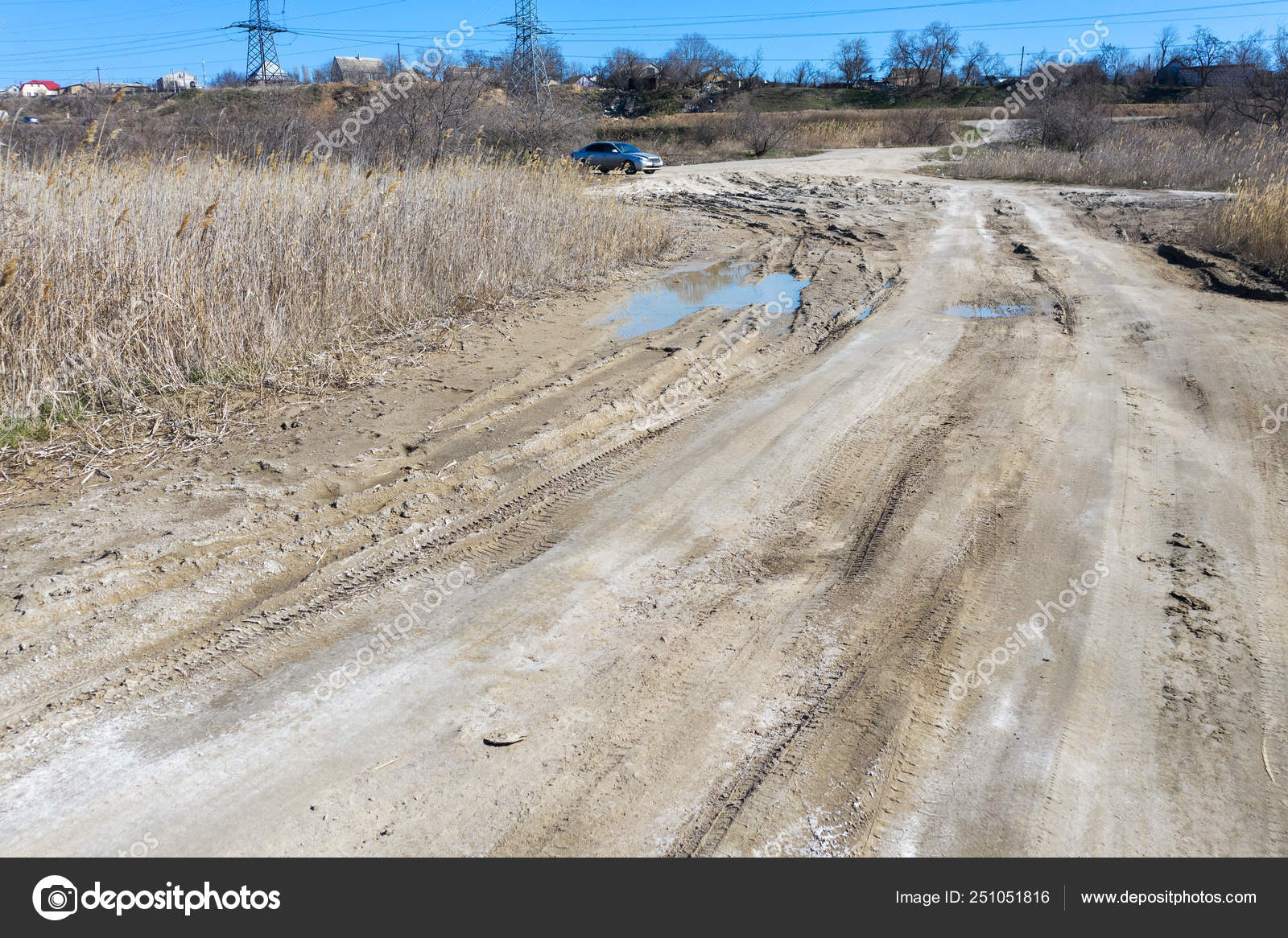 Piste Deep Rubber Tracks Road Covered Wet Dirty Sand Road ⬇ Stock Photo ...