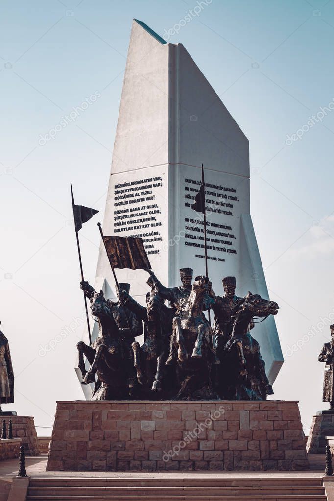 Monumento a Polatli Duatepe en memoria de la Guerra de Independencia de ...