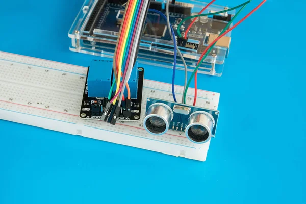 Como usar un arduino Stock Photos, Royalty Free Como usar un arduino ...