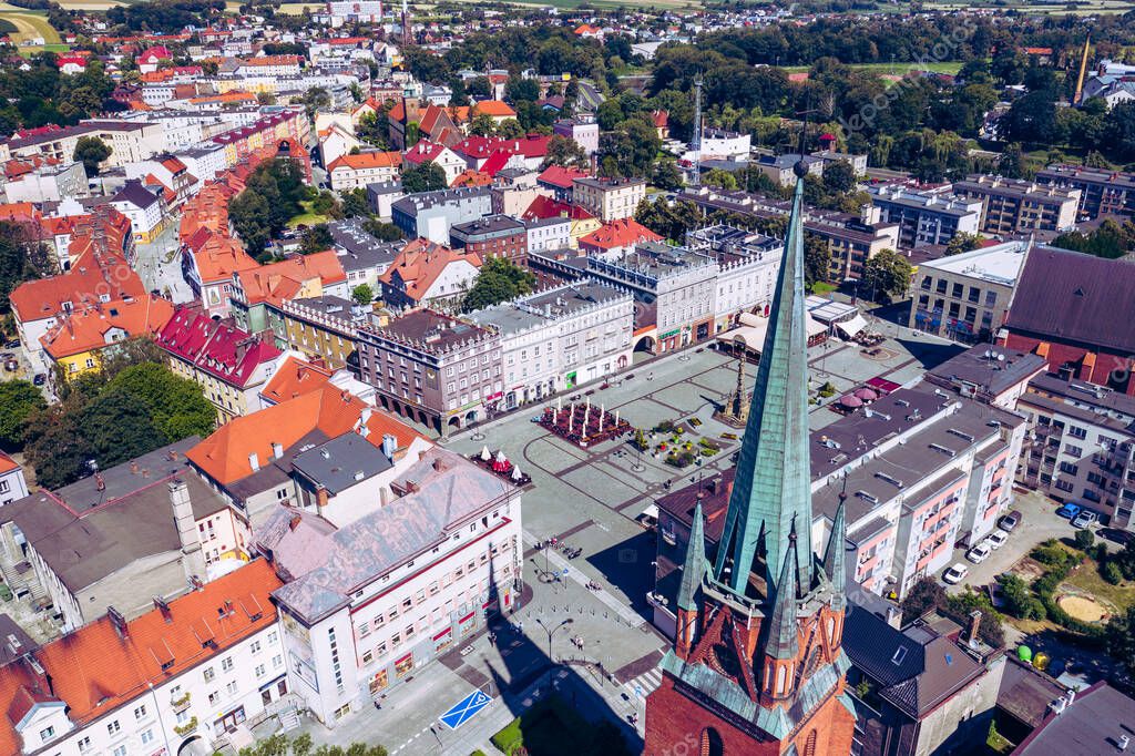 Raciborz. Polonia. Vista aérea de la plaza principal y el centro de la ...