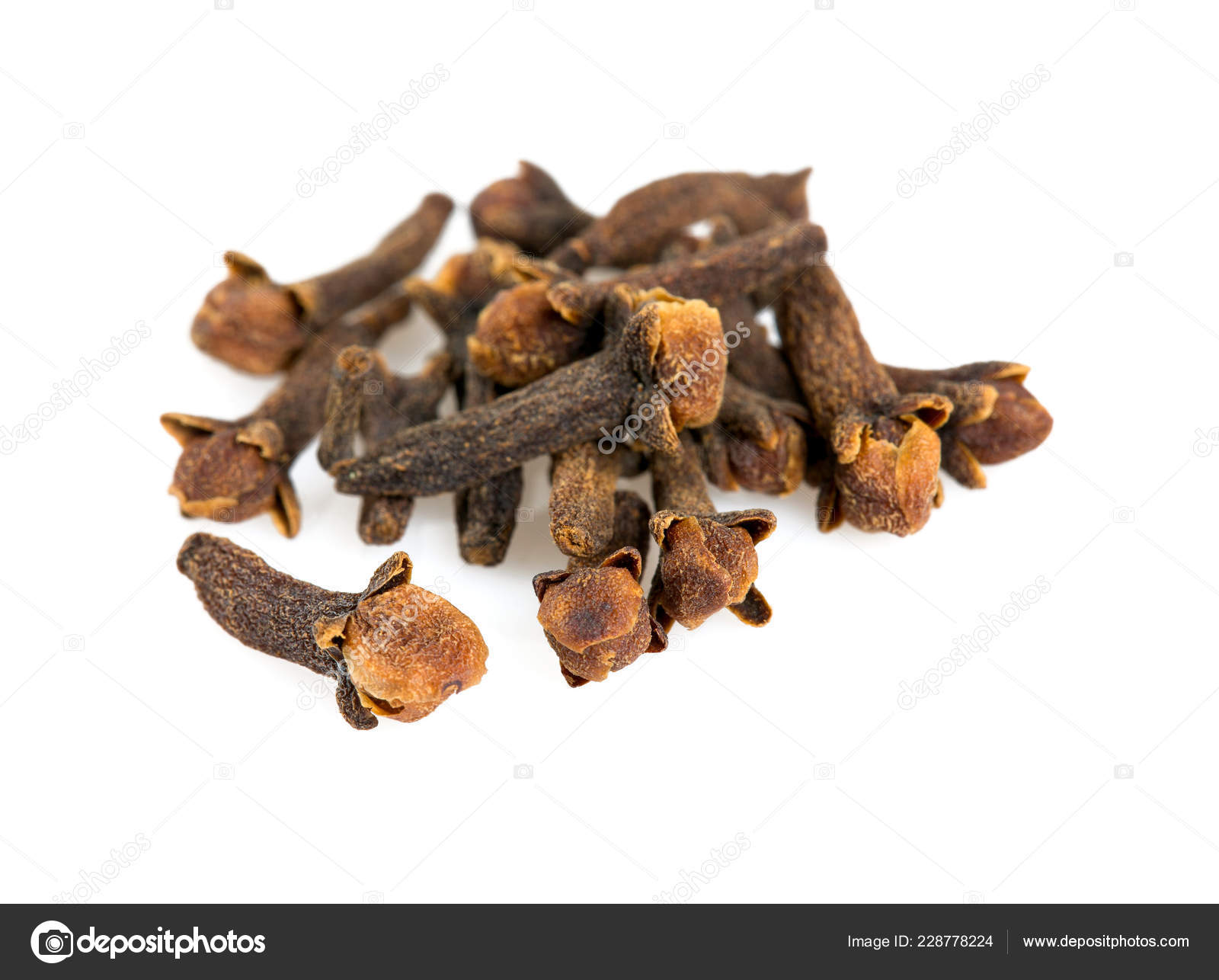 Cloves Isolated White Background Stock Photo by ©dianazh 228778224
