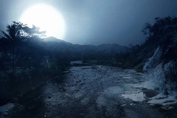 Creepy water Stock Photos, Royalty Free Creepy water Images | Depositphotos