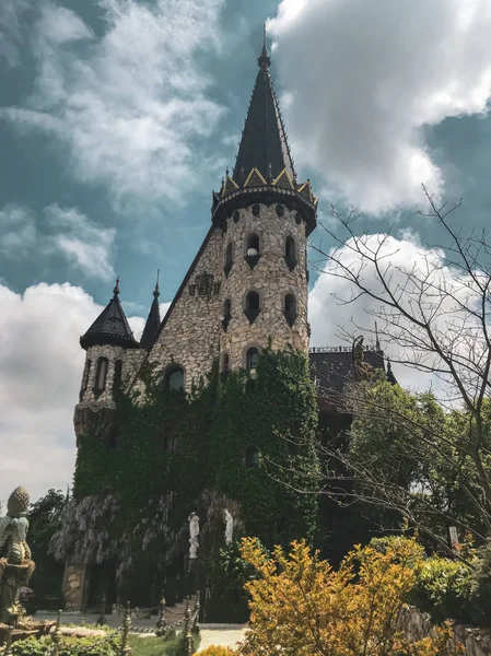 Tall castle Stock Photos, Royalty Free Tall castle Images | Depositphotos