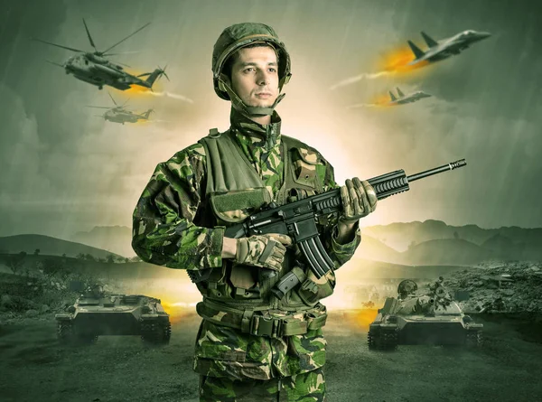 Soldado armado fotos de stock, imágenes de Soldado armado sin royalties ...