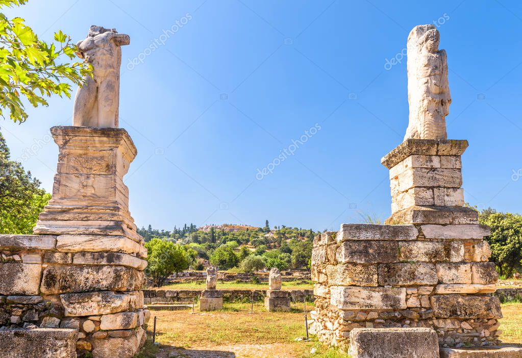Estatuas en el Ágora antiguo, Atenas, Grecia. Vista panorámica del ...