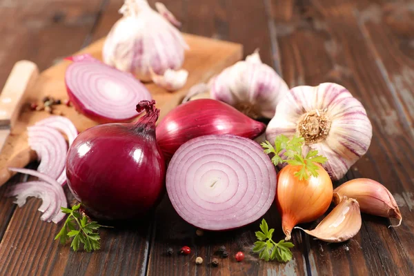 Red onion with garlic Stock Photos, Royalty Free Red onion with garlic ...