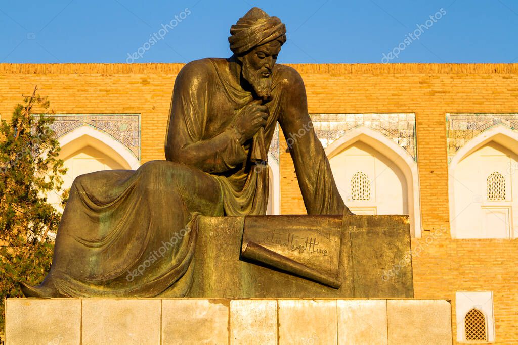 Abu Abdallah Muhammad ibn Musa al-Khwarizmi Monumento en Jiva ...