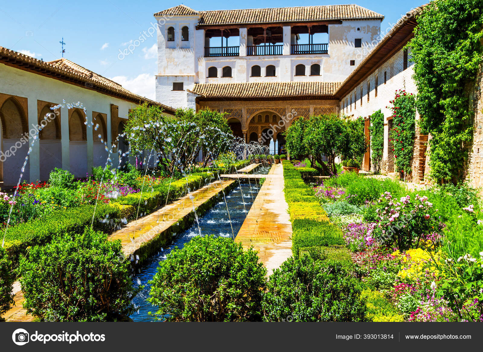 Whilst Fountains Flowing Water Common Feature Alhambra Particularly ...