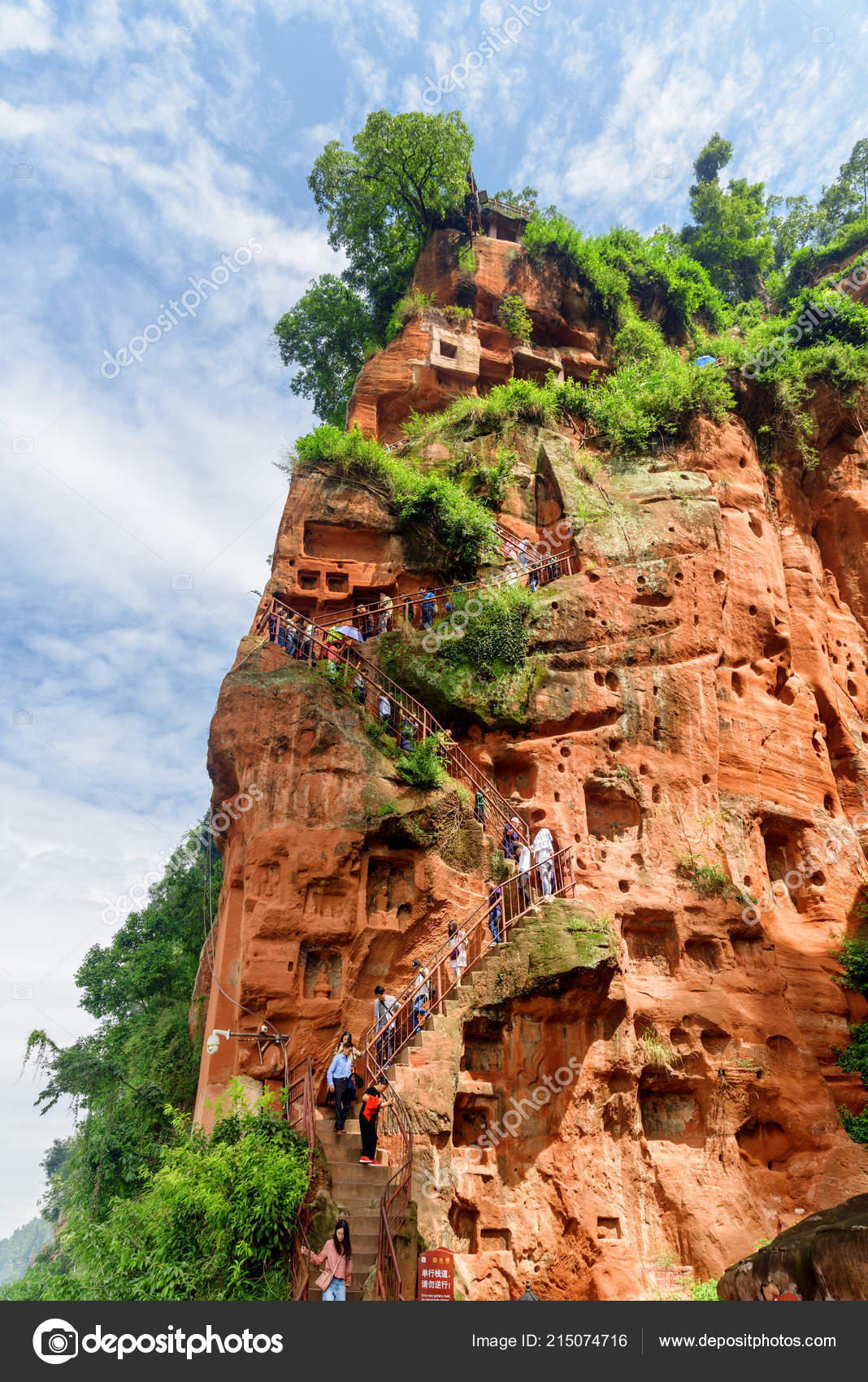 Leshan China September 2017 Amazing View Red Cliff Blue Sky – Stock ...
