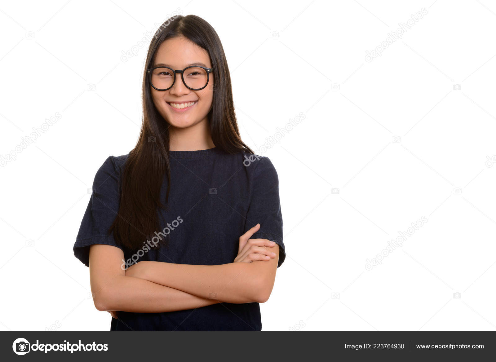 Portrait of young happy Asian teenage girl smiling — Stock Photo ... Portrait of young happy Asian teenage girl smiling — Stock Photo ...