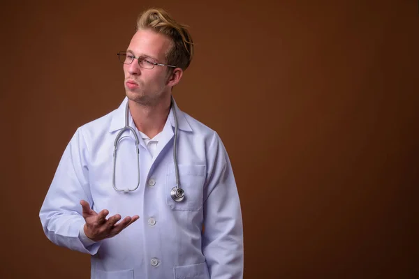 Cute Blonde Guys Doctors