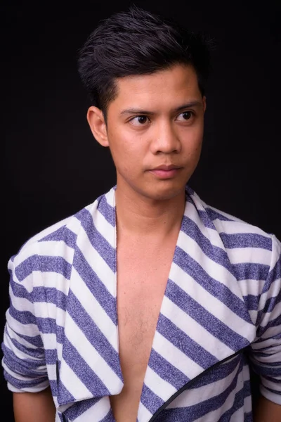 Imágenes de Pearl boy bato libres de derechos | Depositphotos