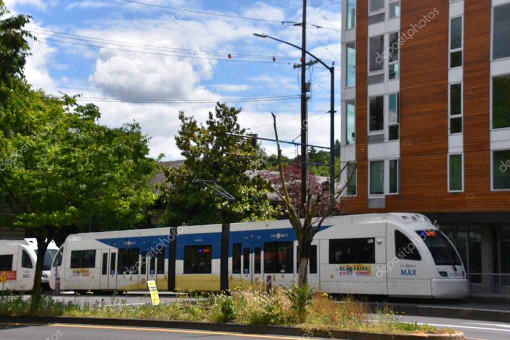 PORTLAND, OREGON - JUN 8: MAX Light Rail Tranvías en Portland, Oregon ...