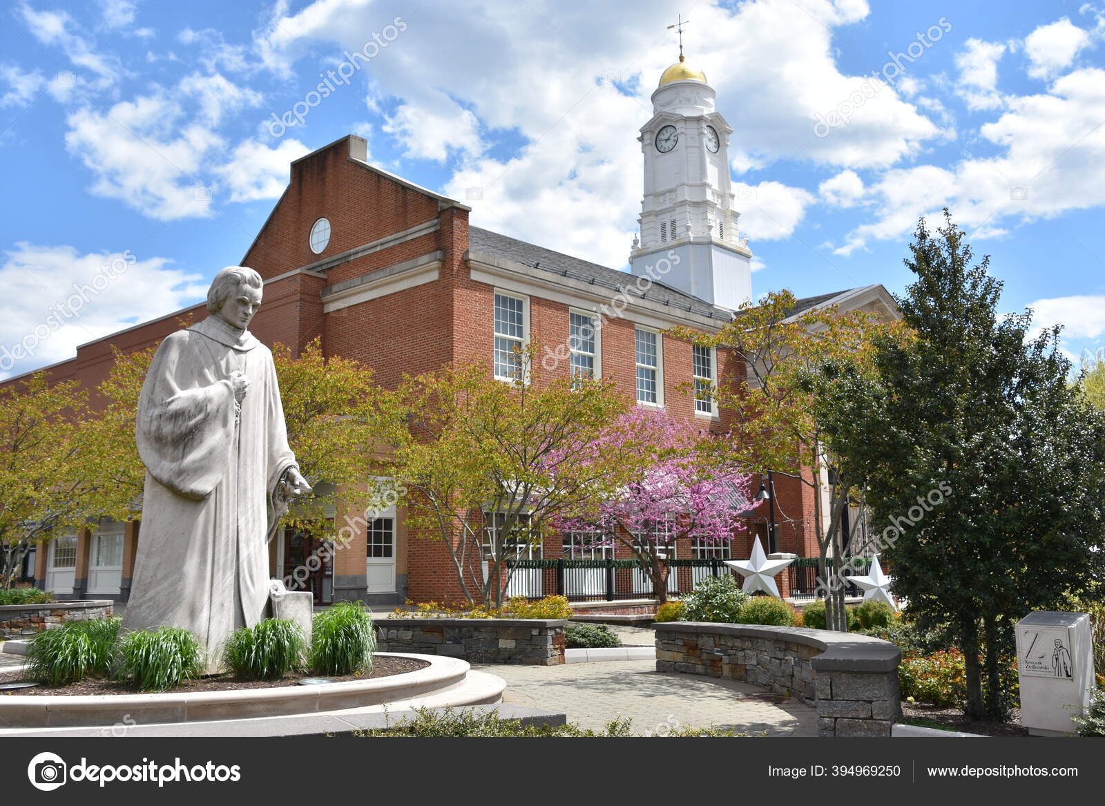 West Hartford May Noah Webster Statue West Hartford Connecticut Seen ...