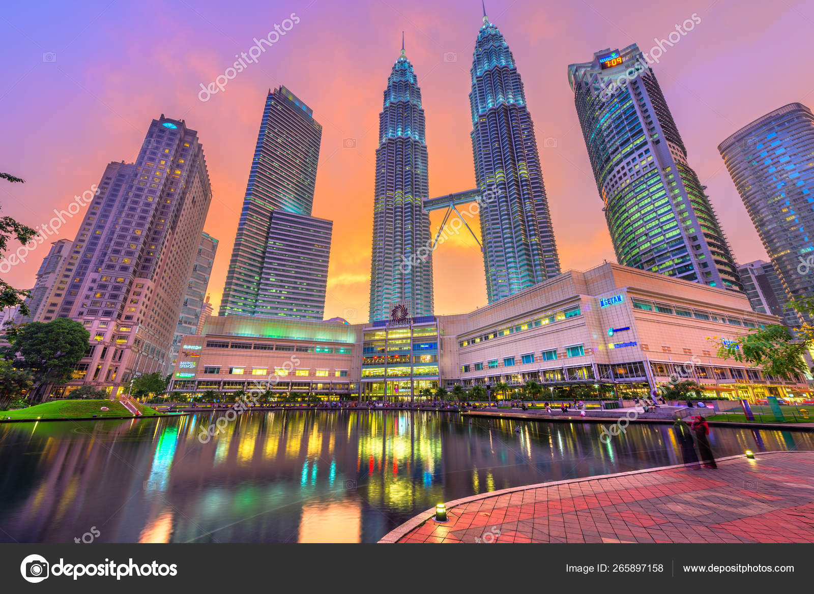 Las Torres Petronas — Foto editorial de stock © sepavone #265897158