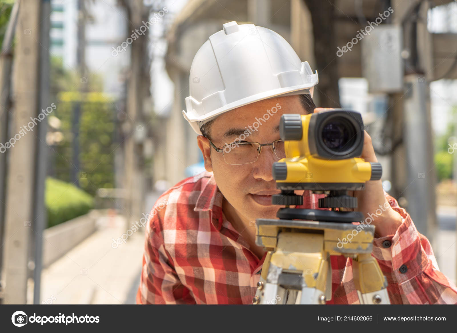 Civil Engineer Land Survey Tacheometer Theodolite Equipment Worker ...