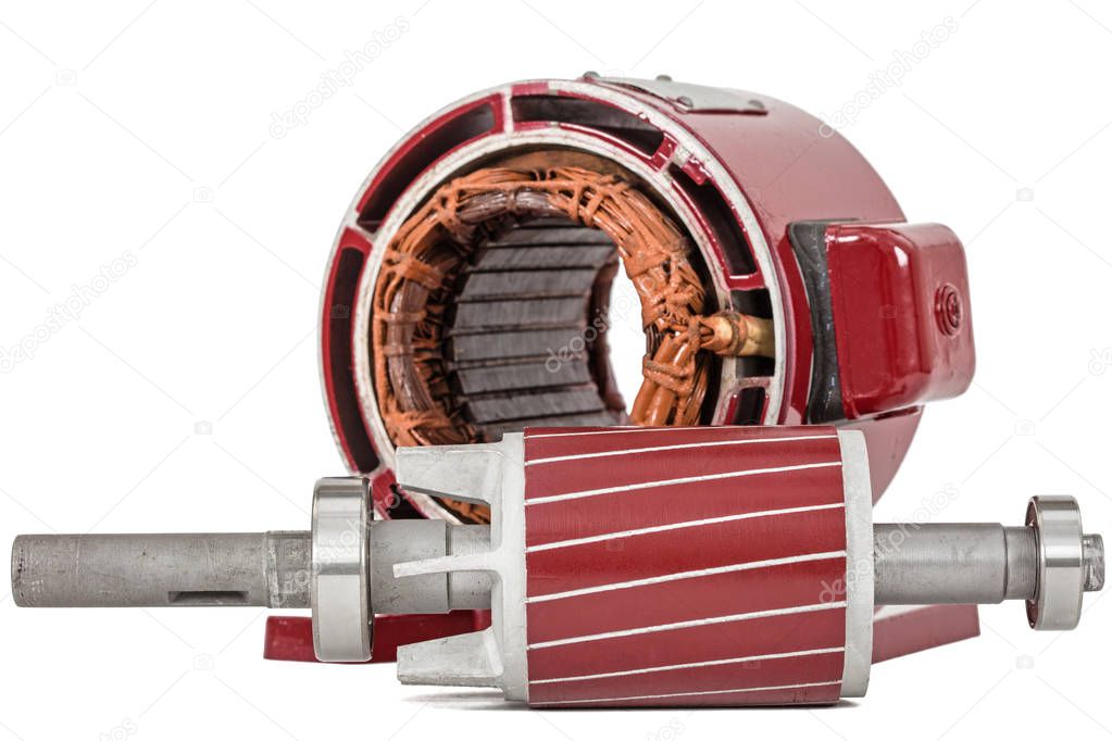 Rotor y estator de motor eléctrico, aislado sobre fondo blanco 2024